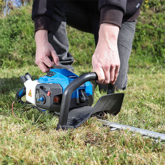 Hyundai Petrol HYHT2600X Hedge Trimmer/Pruner, 26cc 2-stroke Easy-Start ...