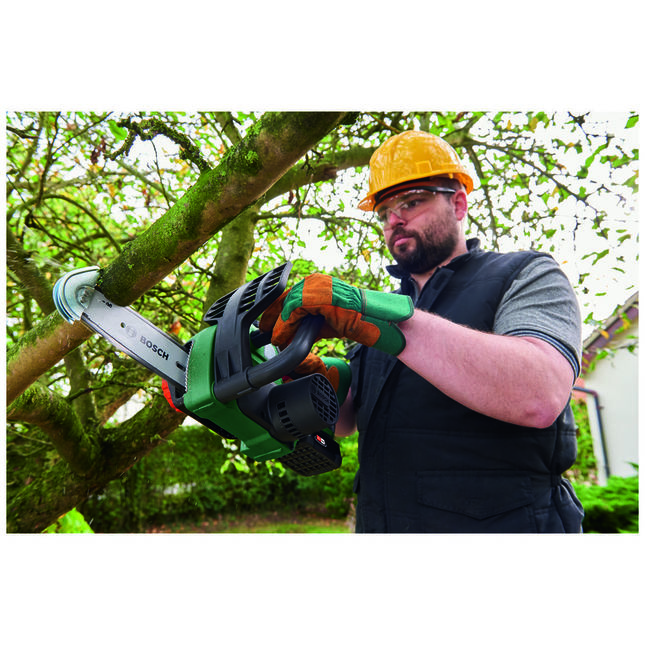 Bosch UniversalChain 18 20cm Cordless Chainsaw (Bare Unit) - Machine ...