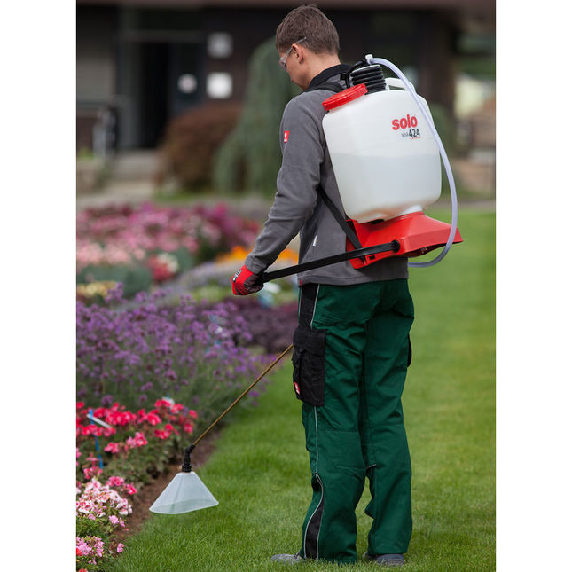 Solo 16L Backpack Sprayer with Piston Pump - Machine Mart